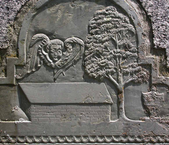 Colonial Gravestones - Tree-lamp